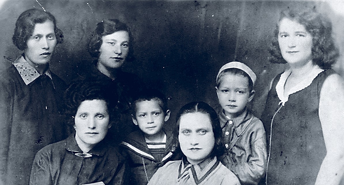 Jødiske kvinner og barn fra Miropol, Ukraina (ikke senere enn oktober ...