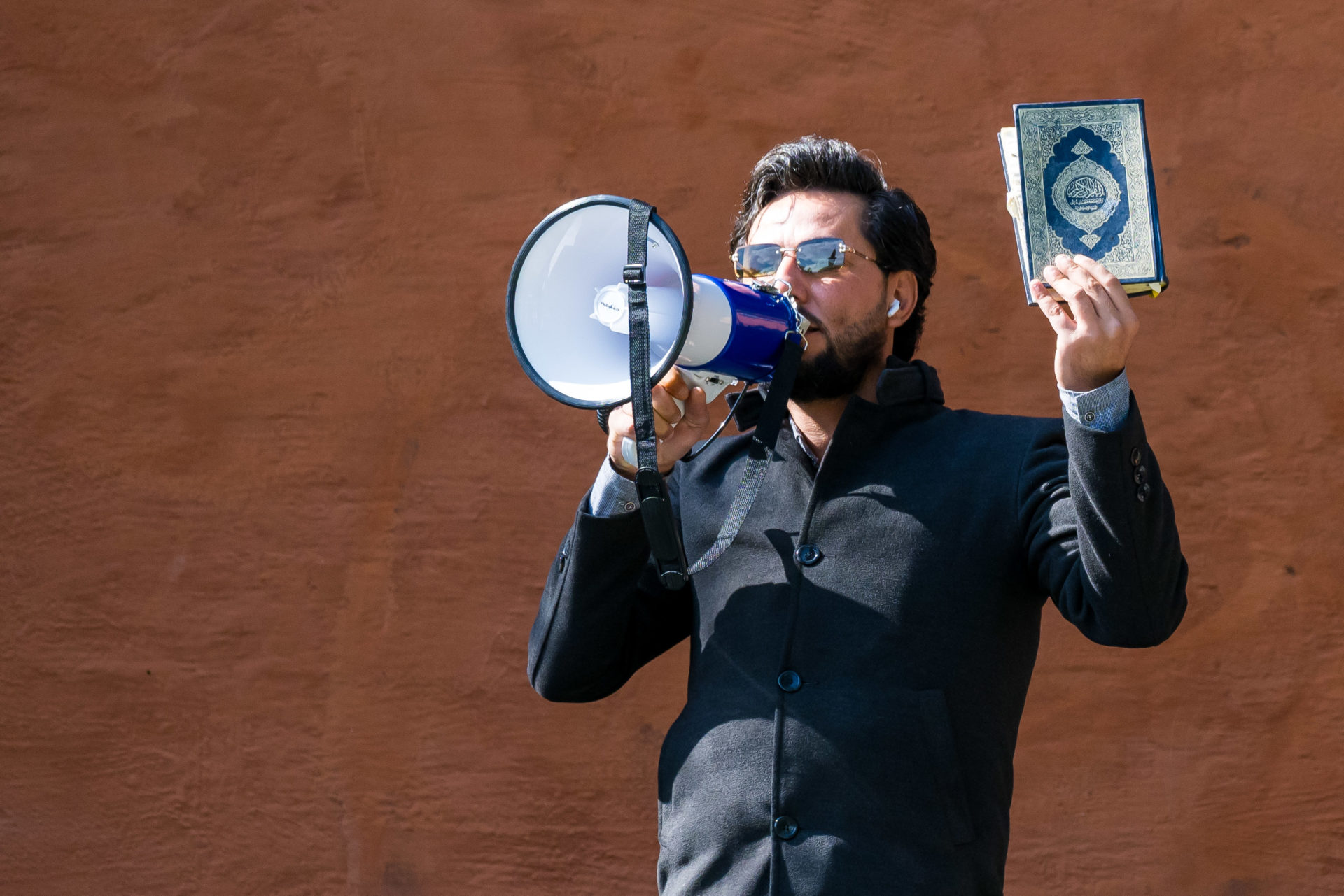 Salwan Momika lämnar Sverige – Document Sverige