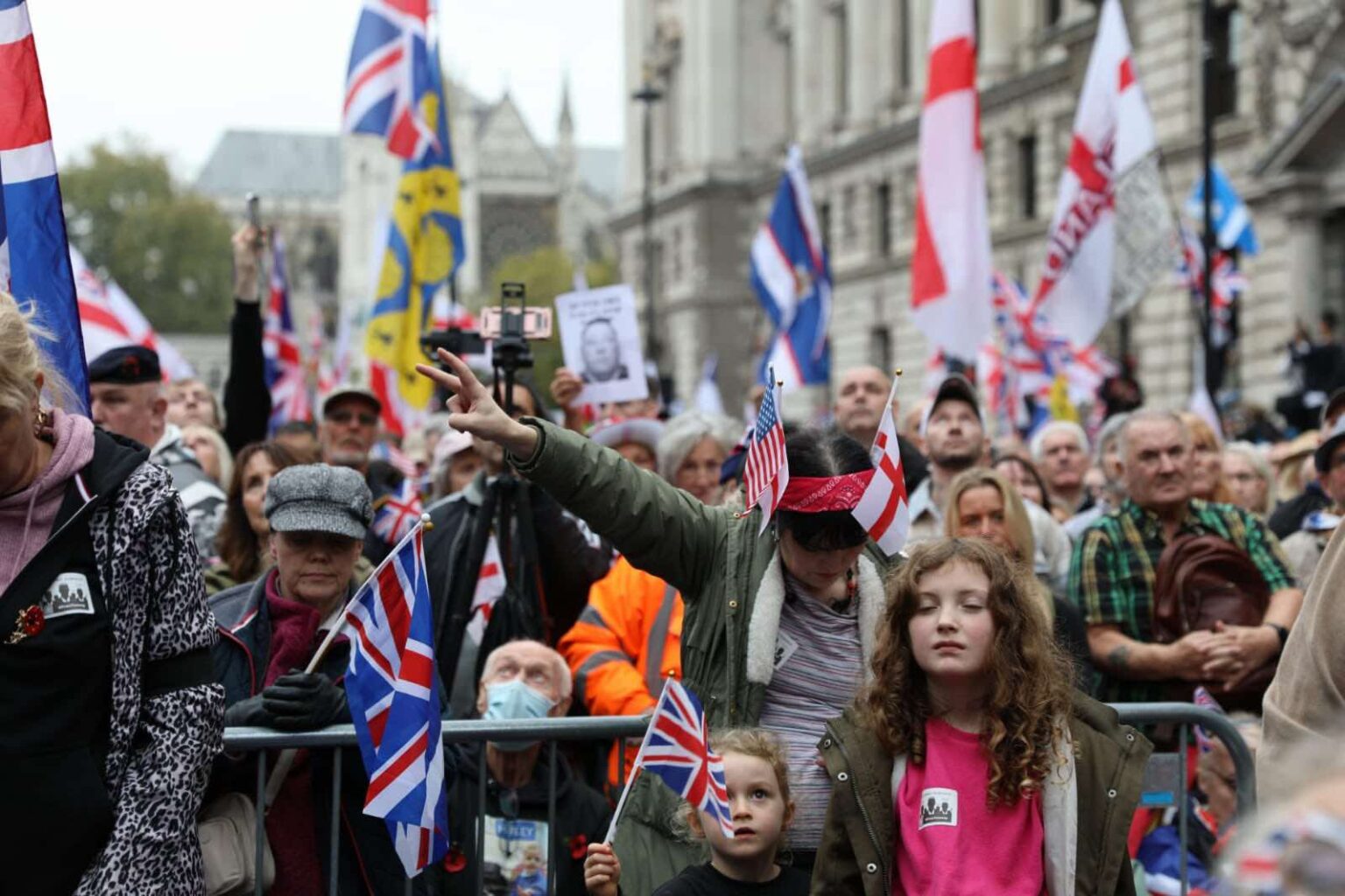 Massiva demonstrationer i London är ingen nyhet för media – Document ...