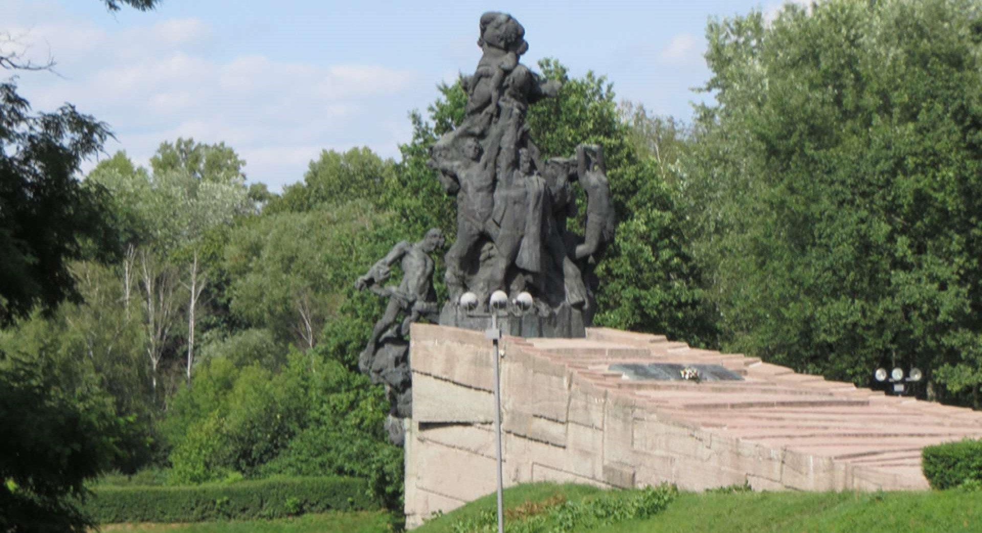 Monument over de myrdede sovjetborgere 1941-43 i Babij Jar (1976 ...