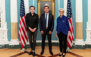 Grönlands statsråd förespråkar självständighet från Danmark – Document ...