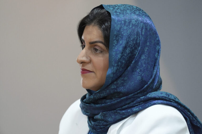 Tommy Robinson på väg att gå under i isolering – Document Sverige