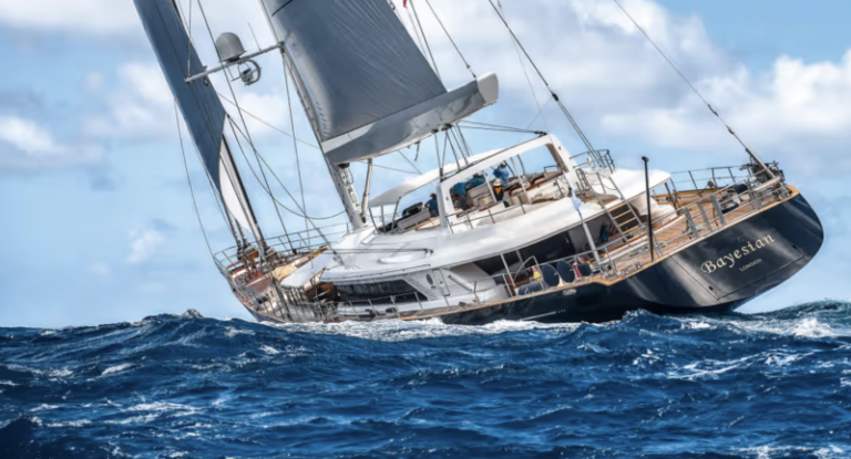 Mike Lynchs märkliga död: Superyachten Bayesian bärgas – Document Sverige